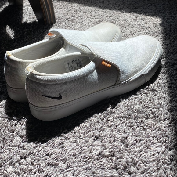 Nike | Shoes | Nike Vans Womens Size 85 | Poshmark